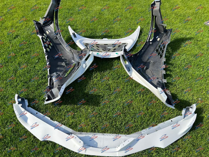 Bugatti Chiron Super Sport 300+ front end, OEM