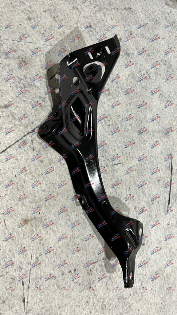 Audi Q8 Fender bracket LH, OEM Part, Part number: 4G0821136A